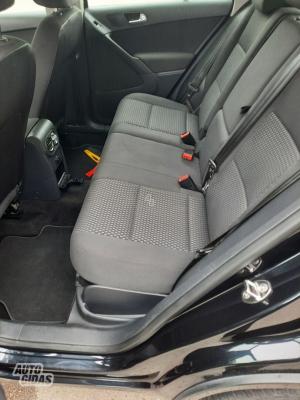 Black Volkswagen Tiguan 2011 in Alytus, with an engine capacity of 2.00 L and mileage of 240 thousand km for 6150 €, photo 10 on AUTOMOTO.COM.LV