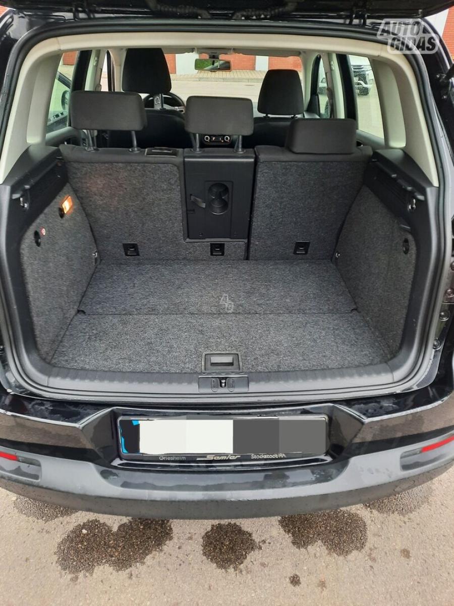 Black Volkswagen Tiguan 2011 in Alytus, with an engine capacity of 2.00 L and mileage of 240 thousand km for 6150 €, photo 11 on AUTOMOTO.COM.LV