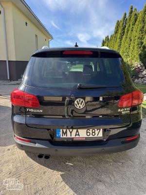 Black Volkswagen Tiguan 2011 in Kretinga, with an engine capacity of 2.00 L and mileage of 297 thousand km for 7000 €, photo 5 on AUTOMOTO.COM.LV