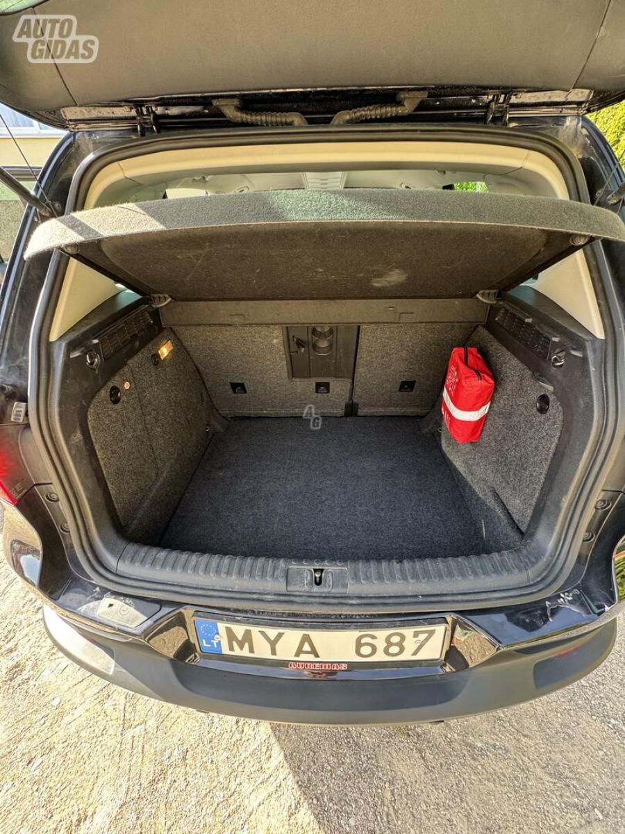 Black Volkswagen Tiguan 2011 in Kretinga, with an engine capacity of 2.00 L and mileage of 297 thousand km for 7000 €, photo 11 on AUTOMOTO.COM.LV