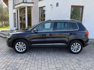 Melns Volkswagen Tiguan 2011 Jelgava, ar dzinēja tilpumu 2.00 L un nobraukumu 278 tūkst. km par 8900 €, foto 5 vietnē AUTOMOTO.COM.LV