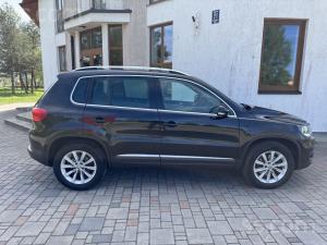 Melns Volkswagen Tiguan 2011 Jelgava, ar dzinēja tilpumu 2.00 L un nobraukumu 278 tūkst. km par 8900 €, foto 6 vietnē AUTOMOTO.COM.LV