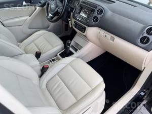 Melns Volkswagen Tiguan 2011 Jelgava, ar dzinēja tilpumu 2.00 L un nobraukumu 278 tūkst. km par 8900 €, foto 15 vietnē AUTOMOTO.COM.LV