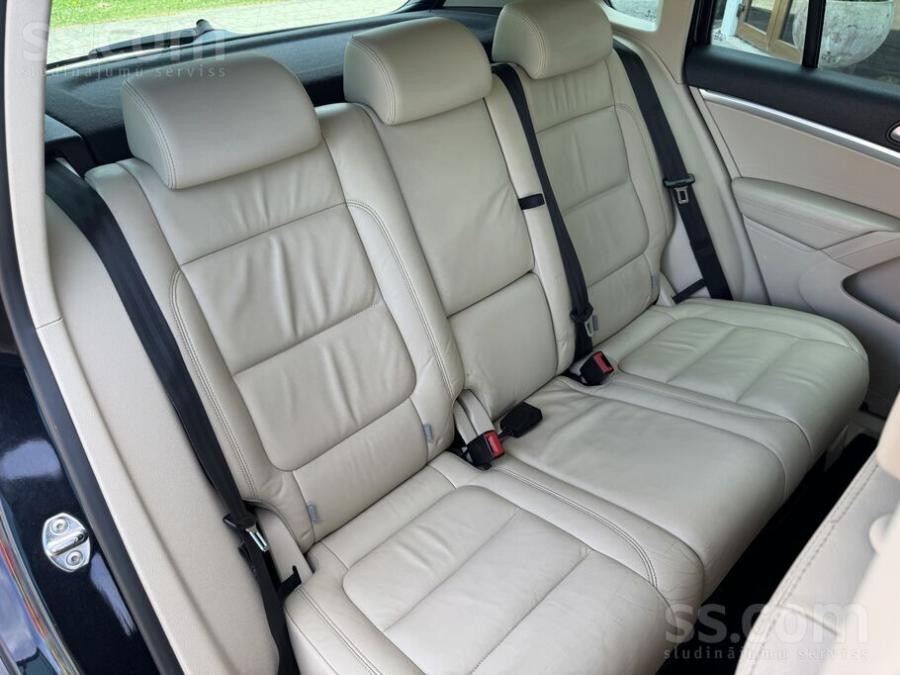 Melns Volkswagen Tiguan 2011 Jelgava, ar dzinēja tilpumu 2.00 L un nobraukumu 278 tūkst. km par 8900 €, foto 17 vietnē AUTOMOTO.COM.LV
