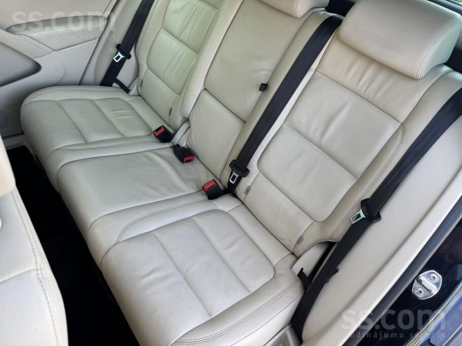 Melns Volkswagen Tiguan 2011 Jelgava, ar dzinēja tilpumu 2.00 L un nobraukumu 278 tūkst. km par 8900 €, foto 19 vietnē AUTOMOTO.COM.LV