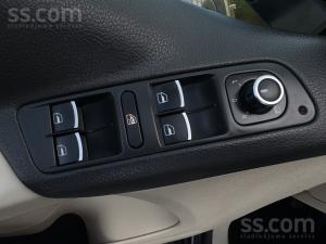 Melns Volkswagen Tiguan 2011 Jelgava, ar dzinēja tilpumu 2.00 L un nobraukumu 278 tūkst. km par 8900 €, foto 22 vietnē AUTOMOTO.COM.LV