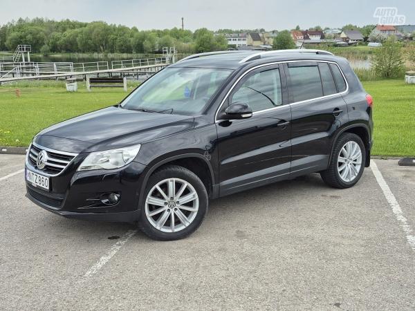 Black Volkswagen Tiguan 2011 in Vilnius, with an engine capacity of 2.00 L and mileage of 150 thousand km for 6200 €, photo 3 on AUTOMOTO.COM.LV