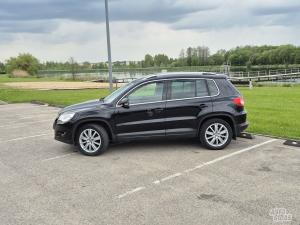 Black Volkswagen Tiguan 2011 in Vilnius, with an engine capacity of 2.00 L and mileage of 150 thousand km for 6200 €, photo 5 on AUTOMOTO.COM.LV