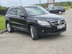 Black Volkswagen Tiguan 2011 in Vilnius, with an engine capacity of 2.00 L and mileage of 150 thousand km for 6200 €, photo 13 on AUTOMOTO.COM.LV
