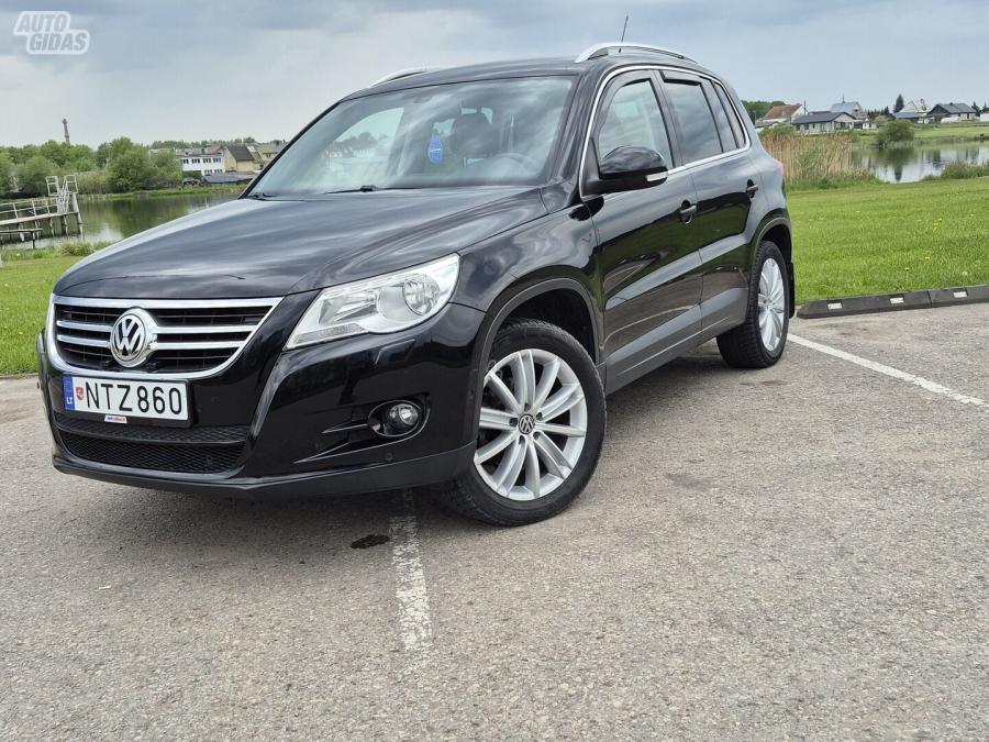 Black Volkswagen Tiguan 2011 in Vilnius, with an engine capacity of 2.00 L and mileage of 150 thousand km for 6200 €, photo 15 on AUTOMOTO.COM.LV