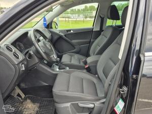 Black Volkswagen Tiguan 2011 in Vilnius, with an engine capacity of 2.00 L and mileage of 150 thousand km for 6200 €, photo 17 on AUTOMOTO.COM.LV