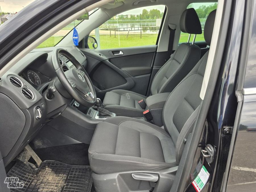 Black Volkswagen Tiguan 2011 in Vilnius, with an engine capacity of 2.00 L and mileage of 150 thousand km for 6200 €, photo 17 on AUTOMOTO.COM.LV
