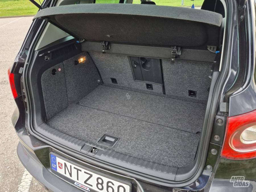 Black Volkswagen Tiguan 2011 in Vilnius, with an engine capacity of 2.00 L and mileage of 150 thousand km for 6200 €, photo 27 on AUTOMOTO.COM.LV