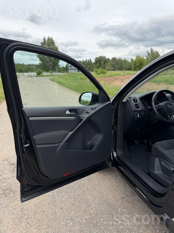 Melns Volkswagen Tiguan 2011 Daugavpils, ar dzinēja tilpumu 1.40 L un nobraukumu 252 tūkst. km par 8850 €, foto 9 vietnē AUTOMOTO.COM.LV