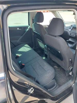 Melns Volkswagen Tiguan 2011 Alīta, ar dzinēja tilpumu 1.97 L un nobraukumu 210 tūkst. km par 2450 €, foto 16 vietnē AUTOMOTO.COM.LV