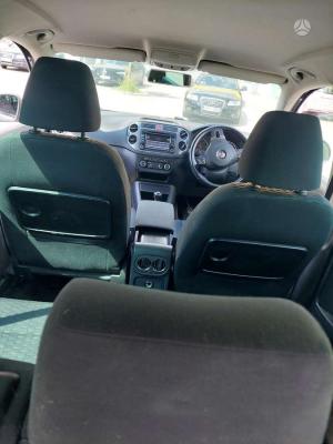 Melns Volkswagen Tiguan 2011 Alīta, ar dzinēja tilpumu 1.97 L un nobraukumu 210 tūkst. km par 2450 €, foto 15 vietnē AUTOMOTO.COM.LV