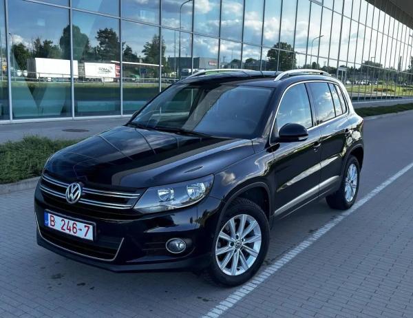 Black Volkswagen Tiguan 2011 in Rezekne, with an engine capacity of 2.00 L and mileage of 279 thousand km for 8900 €, photo 2 on AUTOMOTO.COM.LV