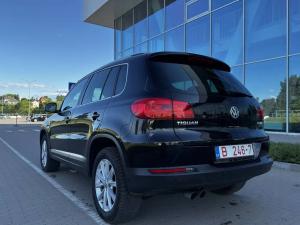 Black Volkswagen Tiguan 2011 in Rezekne, with an engine capacity of 2.00 L and mileage of 279 thousand km for 8900 €, photo 5 on AUTOMOTO.COM.LV