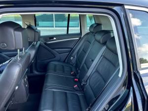 Black Volkswagen Tiguan 2011 in Rezekne, with an engine capacity of 2.00 L and mileage of 279 thousand km for 8900 €, photo 16 on AUTOMOTO.COM.LV