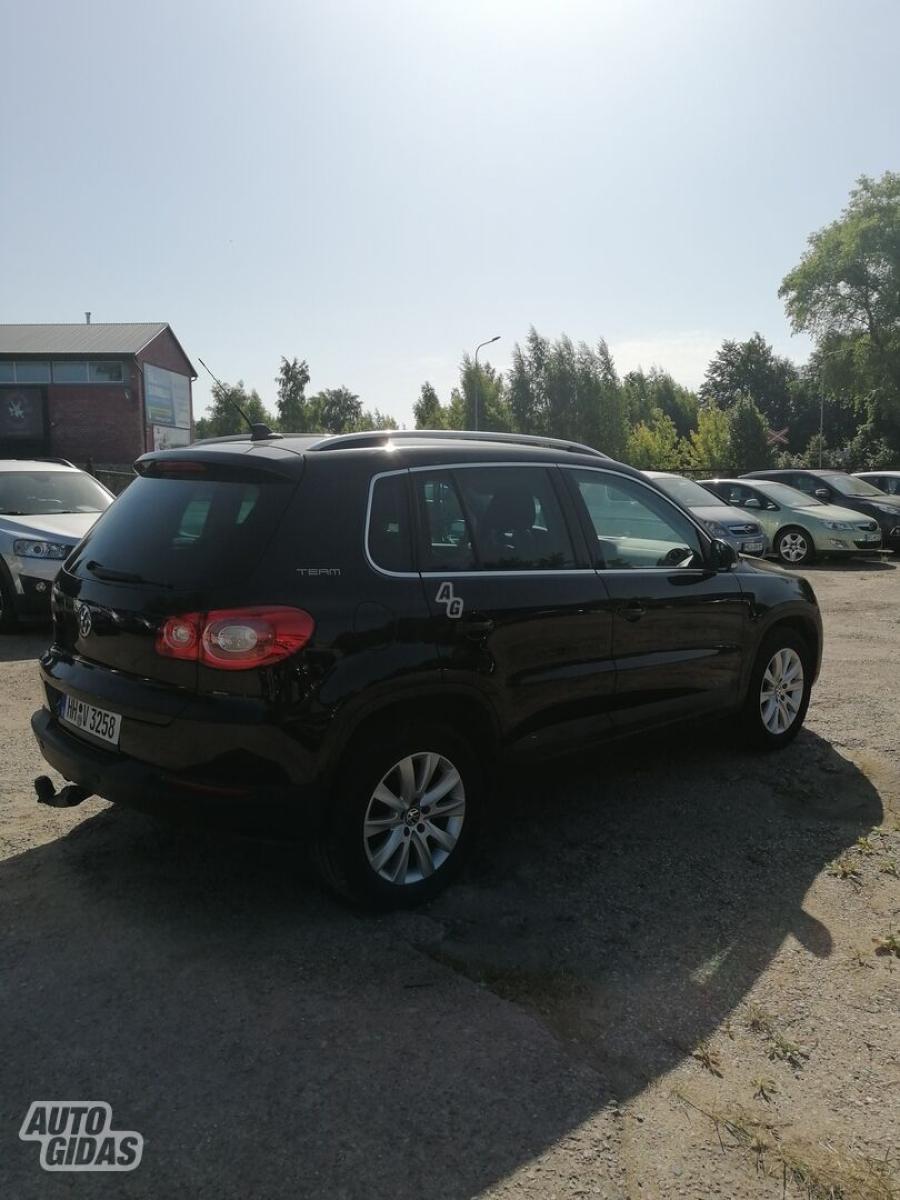 Melns Volkswagen Tiguan 2011 Šilutė, ar dzinēja tilpumu 2.00 L un nobraukumu 257 tūkst. km par 5400 €, foto 8 vietnē AUTOMOTO.COM.LV