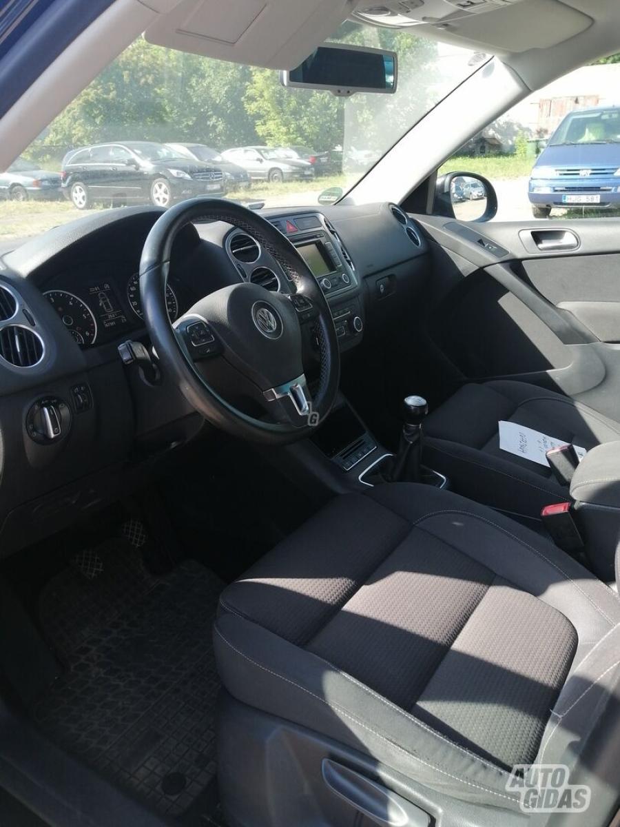 Melns Volkswagen Tiguan 2011 Šilutė, ar dzinēja tilpumu 2.00 L un nobraukumu 257 tūkst. km par 5400 €, foto 10 vietnē AUTOMOTO.COM.LV