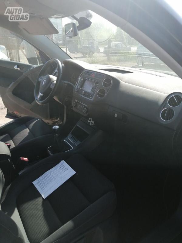 Melns Volkswagen Tiguan 2011 Šilutė, ar dzinēja tilpumu 2.00 L un nobraukumu 257 tūkst. km par 5400 €, foto 10 vietnē AUTOMOTO.COM.LV