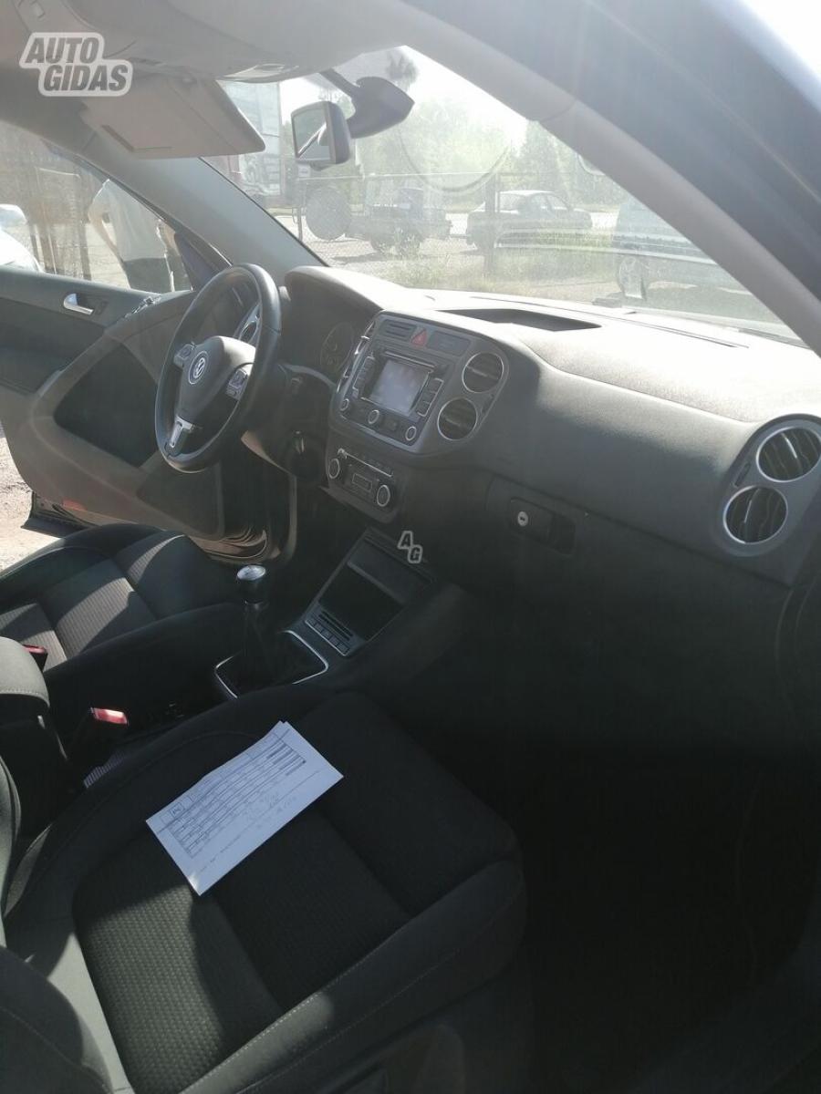 Melns Volkswagen Tiguan 2011 Šilutė, ar dzinēja tilpumu 2.00 L un nobraukumu 257 tūkst. km par 5400 €, foto 11 vietnē AUTOMOTO.COM.LV