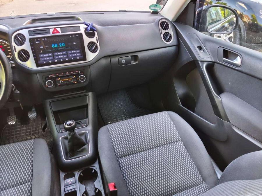 Melns Volkswagen Tiguan 2011 Šauļi, ar dzinēja tilpumu 1.40 L un nobraukumu 243 tūkst. km par 3950 €, foto 11 vietnē AUTOMOTO.COM.LV