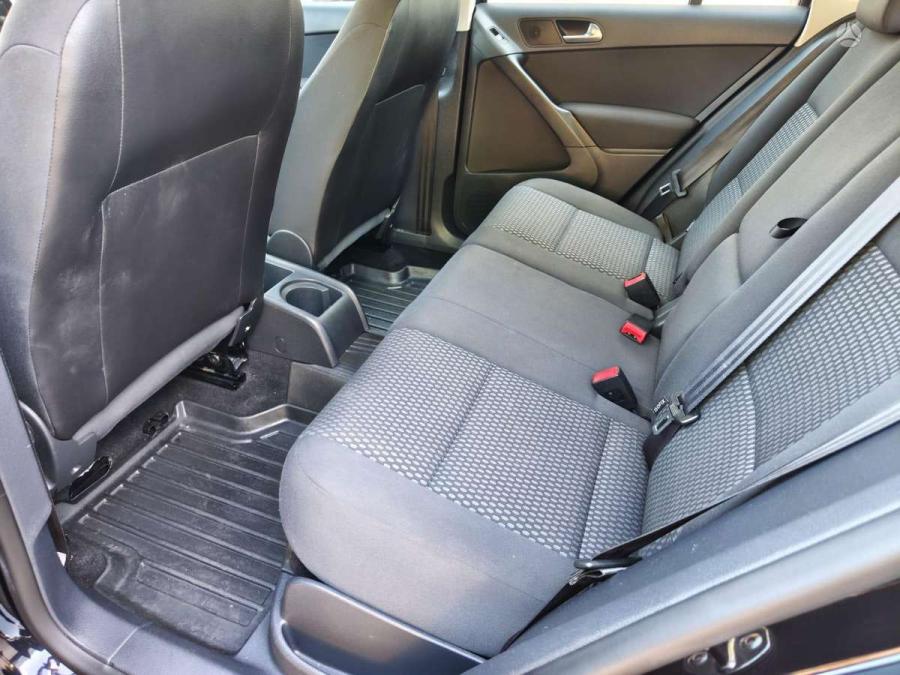 Melns Volkswagen Tiguan 2011 Šauļi, ar dzinēja tilpumu 1.40 L un nobraukumu 243 tūkst. km par 3950 €, foto 14 vietnē AUTOMOTO.COM.LV
