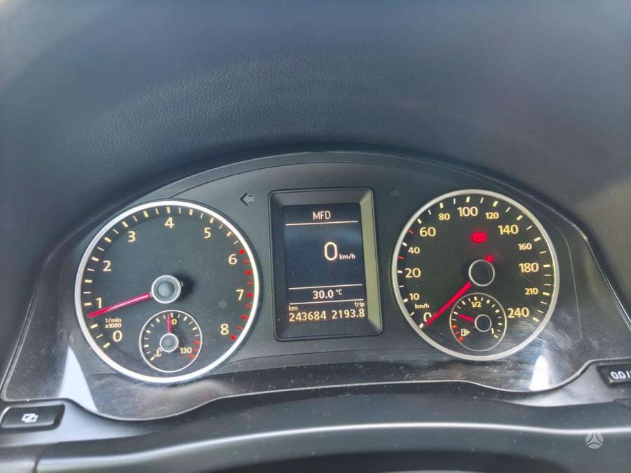 Melns Volkswagen Tiguan 2011 Šauļi, ar dzinēja tilpumu 1.40 L un nobraukumu 243 tūkst. km par 3950 €, foto 16 vietnē AUTOMOTO.COM.LV