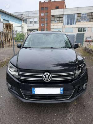 Melns Volkswagen Tiguan 2011 Kauņa, ar dzinēja tilpumu 1.97 L un nobraukumu 33 tūkst. km par 5450 €, foto 3 vietnē AUTOMOTO.COM.LV