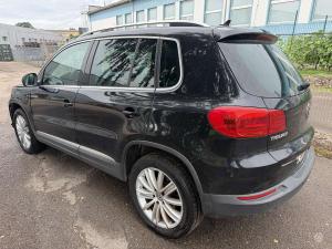 Melns Volkswagen Tiguan 2011 Kauņa, ar dzinēja tilpumu 1.97 L un nobraukumu 33 tūkst. km par 5450 €, foto 5 vietnē AUTOMOTO.COM.LV