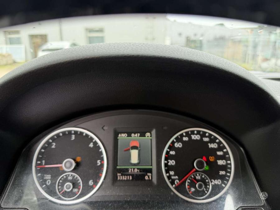 Melns Volkswagen Tiguan 2011 Kauņa, ar dzinēja tilpumu 1.97 L un nobraukumu 33 tūkst. km par 5450 €, foto 13 vietnē AUTOMOTO.COM.LV