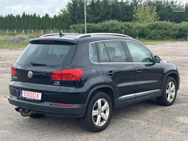 Black Volkswagen Tiguan 2011 in Kedainiai, with an engine capacity of 1.40 L and mileage of 265 thousand km for 5700 €, photo 3 on AUTOMOTO.COM.LV