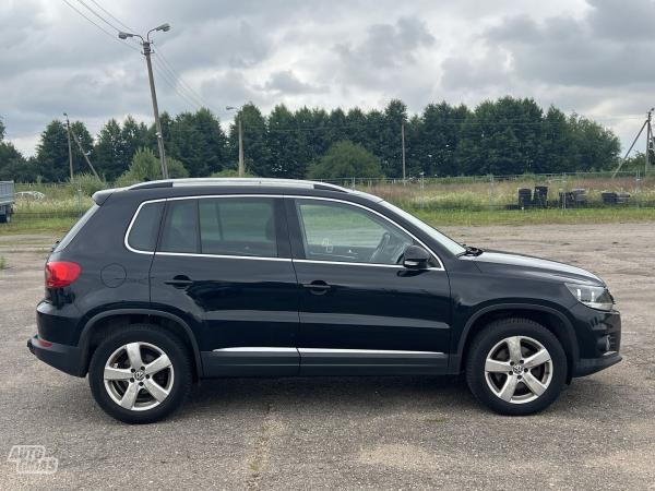 Black Volkswagen Tiguan 2011 in Kedainiai, with an engine capacity of 1.40 L and mileage of 265 thousand km for 5700 €, photo 6 on AUTOMOTO.COM.LV