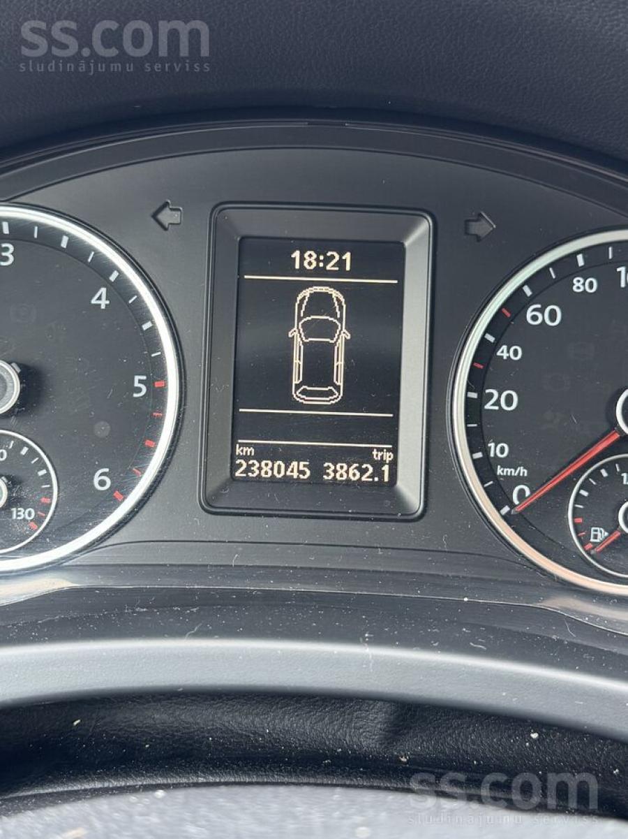Melns Volkswagen Tiguan 2011 Rīga, ar dzinēja tilpumu 2.00 L un nobraukumu 238 tūkst. km par 3800 €, foto 9 vietnē AUTOMOTO.COM.LV