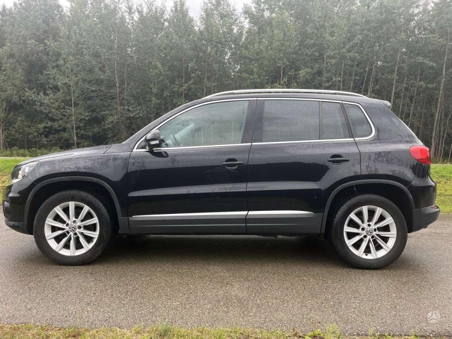Melns Volkswagen Tiguan 2011 Plungė, ar dzinēja tilpumu 1.97 L un nobraukumu 265 tūkst. km par 6800 €, foto 3 vietnē AUTOMOTO.COM.LV