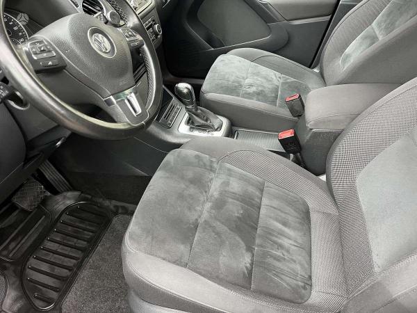 Melns Volkswagen Tiguan 2011 Plungė, ar dzinēja tilpumu 1.97 L un nobraukumu 265 tūkst. km par 6800 €, foto 10 vietnē AUTOMOTO.COM.LV