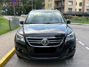 Black Volkswagen Tiguan 2011 in Riga, with an engine capacity of 1.40 L and mileage of 171 thousand km for 6350 €, photo 4 on AUTOMOTO.COM.LV