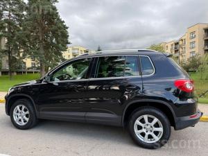 Black Volkswagen Tiguan 2011 in Riga, with an engine capacity of 1.40 L and mileage of 171 thousand km for 6350 €, photo 7 on AUTOMOTO.COM.LV
