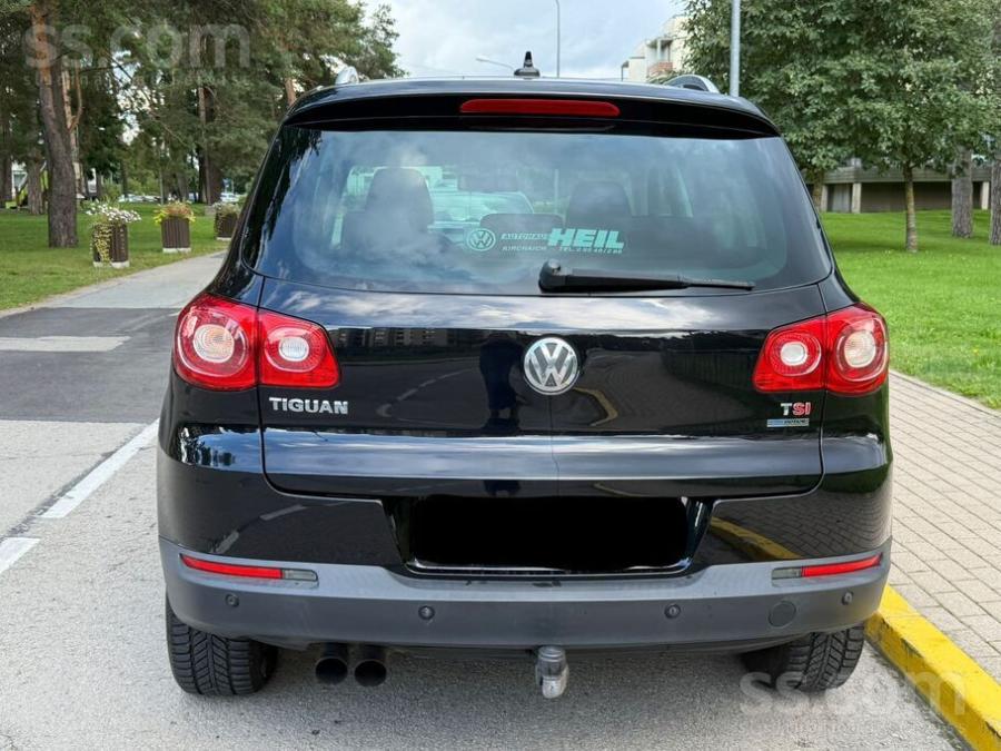 Black Volkswagen Tiguan 2011 in Riga, with an engine capacity of 1.40 L and mileage of 171 thousand km for 6350 €, photo 9 on AUTOMOTO.COM.LV