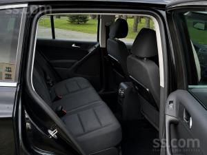Black Volkswagen Tiguan 2011 in Riga, with an engine capacity of 1.40 L and mileage of 171 thousand km for 6350 €, photo 18 on AUTOMOTO.COM.LV
