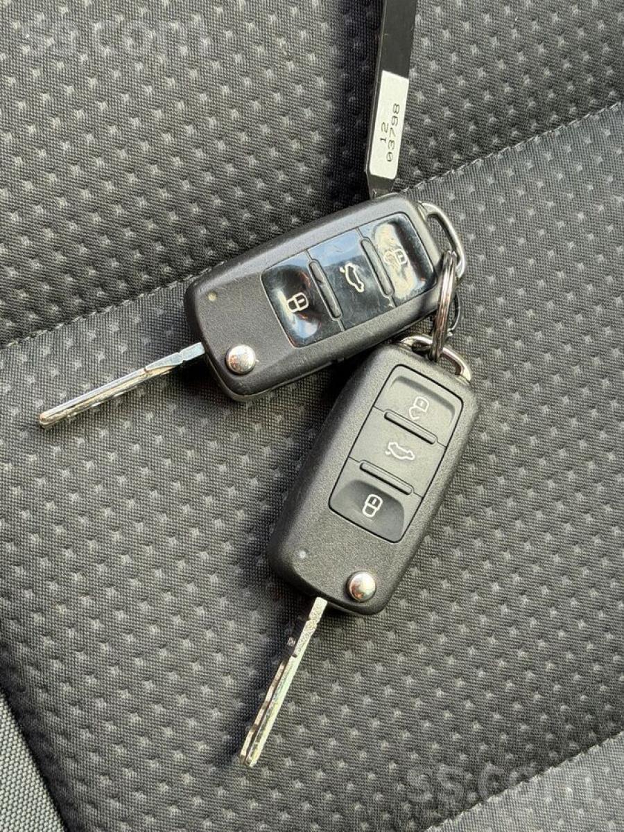Black Volkswagen Tiguan 2011 in Riga, with an engine capacity of 1.40 L and mileage of 171 thousand km for 6350 €, photo 20 on AUTOMOTO.COM.LV