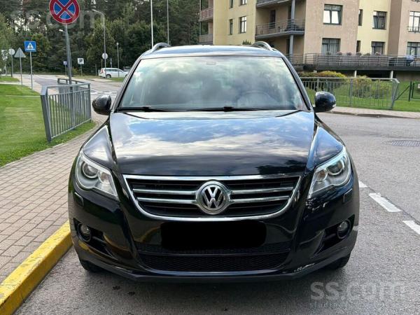 Black Volkswagen Tiguan 2011 in Riga, with an engine capacity of 1.40 L and mileage of 171 thousand km for 6350 €, photo 4 on AUTOMOTO.COM.LV