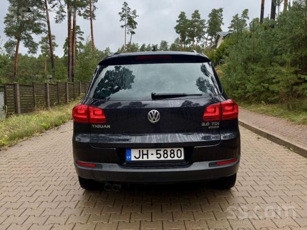 Black Volkswagen Tiguan 2011 in Riga, with an engine capacity of 2.00 L and mileage of 237 thousand km for 6500 €, photo 6 on AUTOMOTO.COM.LV