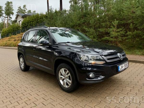 Black Volkswagen Tiguan 2011 in Riga, with an engine capacity of 2.00 L and mileage of 237 thousand km for 6500 €, photo 8 on AUTOMOTO.COM.LV