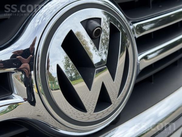 Volkswagen Tiguan 2011 in Jelgava on AUTOMOTO.COM.LV Black Volkswagen Tiguan 2011 in Jelgava, with an engine capacity of 2.00 L and mileage of 214 thousand km for 7700 €, photo 10 on AUTOMOTO.COM.LV