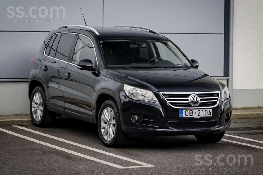 Black Volkswagen Tiguan 2011 in Riga, with an engine capacity of 2.00 L and mileage of 216 thousand km for 7490 €, photo 4 on AUTOMOTO.COM.LV