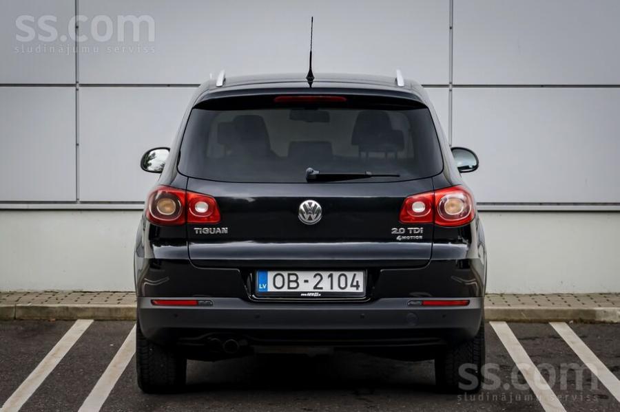 Black Volkswagen Tiguan 2011 in Riga, with an engine capacity of 2.00 L and mileage of 216 thousand km for 7490 €, photo 6 on AUTOMOTO.COM.LV