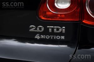 Black Volkswagen Tiguan 2011 in Riga, with an engine capacity of 2.00 L and mileage of 216 thousand km for 7490 €, photo 9 on AUTOMOTO.COM.LV